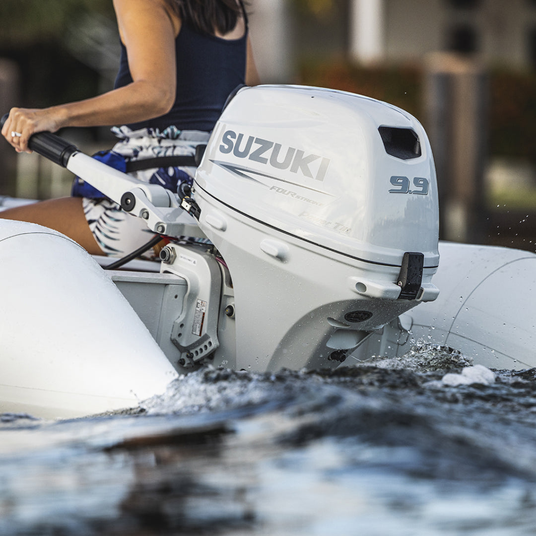 Suzuki 9.9 HP 15" Shaft Outboard Motor (Electric Start & Power Tilt ...